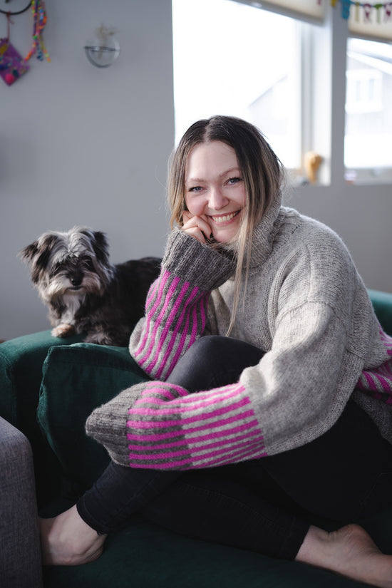 Simone sweater light - English pattern – Stine Erikstad Knitwear